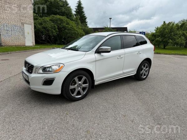 Balts Volvo XC60 2011 Talsi, ar dzinēja tilpumu 2.40 L un nobraukumu 327 tūkst. km par 9500 €, foto 1 vietnē AUTOMOTO.COM.LV