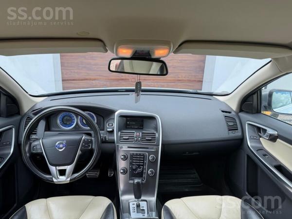 Balts Volvo XC60 2011 Talsi, ar dzinēja tilpumu 2.40 L un nobraukumu 327 tūkst. km par 9500 €, foto 7 vietnē AUTOMOTO.COM.LV