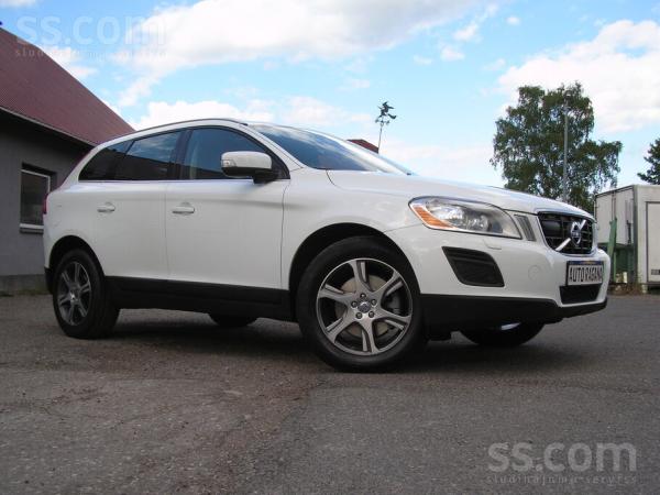 Balts Volvo XC60 2011 Rīga, ar dzinēja tilpumu 2.40 L un nobraukumu 0 tūkst. km par 9750 €, foto 1 vietnē AUTOMOTO.COM.LV