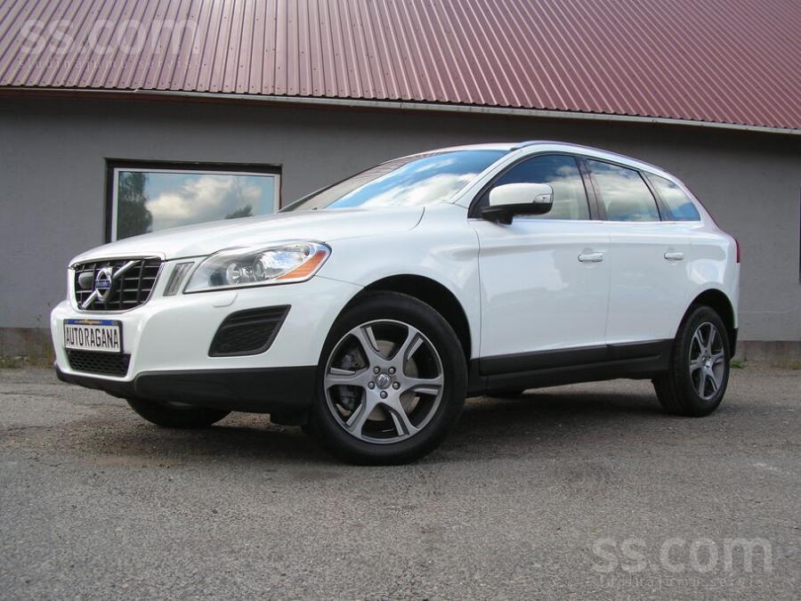 Balts Volvo XC60 2011 Rīga, ar dzinēja tilpumu 2.40 L un nobraukumu 0 tūkst. km par 9750 €, foto 3 vietnē AUTOMOTO.COM.LV