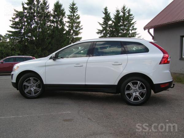 Balts Volvo XC60 2011 Rīga, ar dzinēja tilpumu 2.40 L un nobraukumu 0 tūkst. km par 9750 €, foto 4 vietnē AUTOMOTO.COM.LV