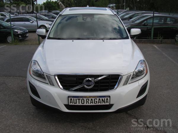 Balts Volvo XC60 2011 Rīga, ar dzinēja tilpumu 2.40 L un nobraukumu 0 tūkst. km par 9750 €, foto 5 vietnē AUTOMOTO.COM.LV
