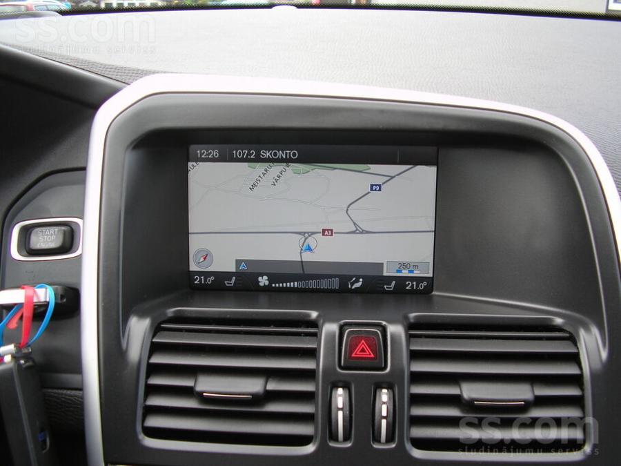 Balts Volvo XC60 2011 Rīga, ar dzinēja tilpumu 2.40 L un nobraukumu 0 tūkst. km par 9750 €, foto 18 vietnē AUTOMOTO.COM.LV