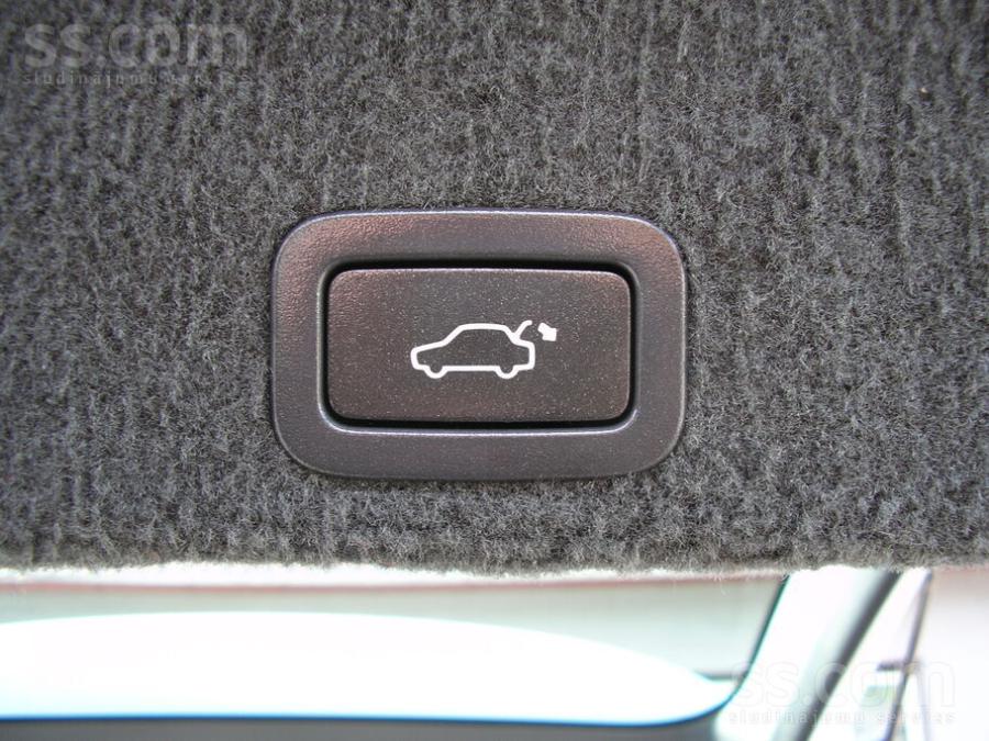 Balts Volvo XC60 2011 Rīga, ar dzinēja tilpumu 2.40 L un nobraukumu 0 tūkst. km par 9750 €, foto 26 vietnē AUTOMOTO.COM.LV