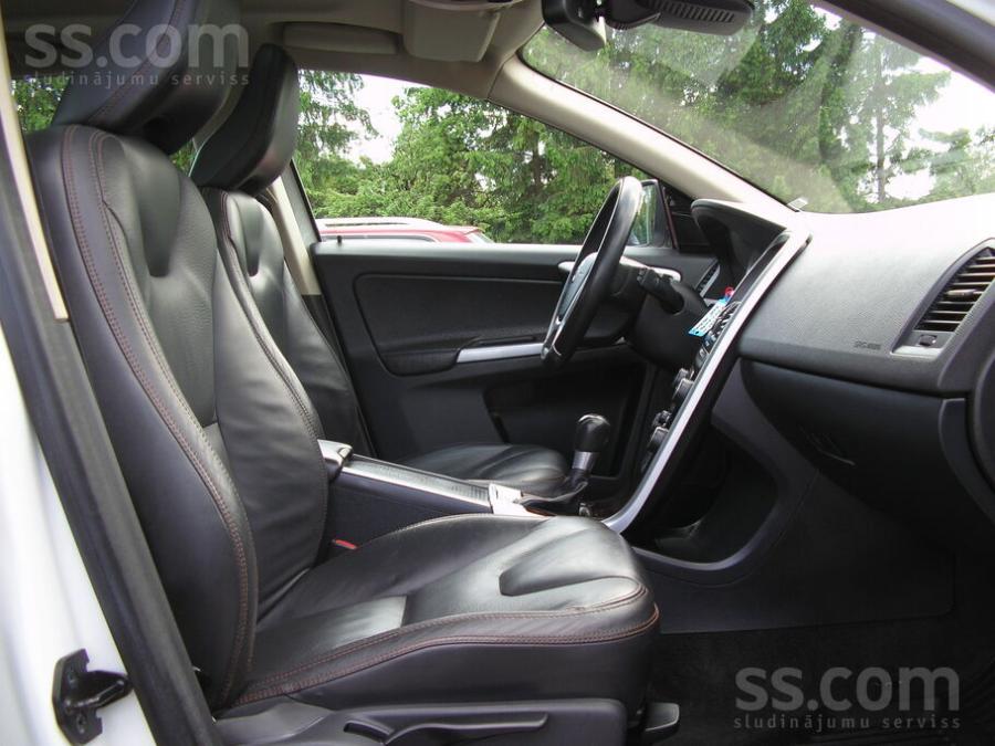 Balts Volvo XC60 2011 Rīga, ar dzinēja tilpumu 2.40 L un nobraukumu 0 tūkst. km par 9750 €, foto 31 vietnē AUTOMOTO.COM.LV
