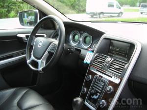 Balts Volvo XC60 2011 Rīga, ar dzinēja tilpumu 2.40 L un nobraukumu 0 tūkst. km par 9750 €, foto 32 vietnē AUTOMOTO.COM.LV