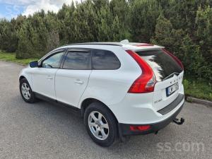 Balts Volvo XC60 2011 Talsi, ar dzinēja tilpumu 2.00 L un nobraukumu 273 tūkst. km par 8300 €, foto 3 vietnē AUTOMOTO.COM.LV