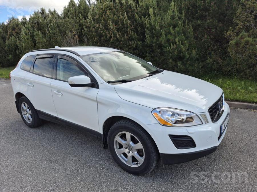 Balts Volvo XC60 2011 Talsi, ar dzinēja tilpumu 2.00 L un nobraukumu 273 tūkst. km par 8300 €, foto 5 vietnē AUTOMOTO.COM.LV