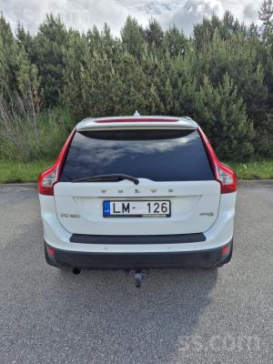 Balts Volvo XC60 2011 Talsi, ar dzinēja tilpumu 2.00 L un nobraukumu 273 tūkst. km par 8300 €, foto 6 vietnē AUTOMOTO.COM.LV
