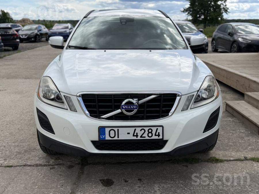 Белый Вольво ХС60 2011 в Рига, объемом двигателя 2.00 л и пробегом 265 тыс. км за 9950 €, фото 3 на AUTOMOTO.COM.LV