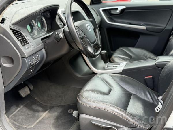 Balts Volvo XC60 2011 Rīga, ar dzinēja tilpumu 2.00 L un nobraukumu 265 tūkst. km par 9950 €, foto 7 vietnē AUTOMOTO.COM.LV