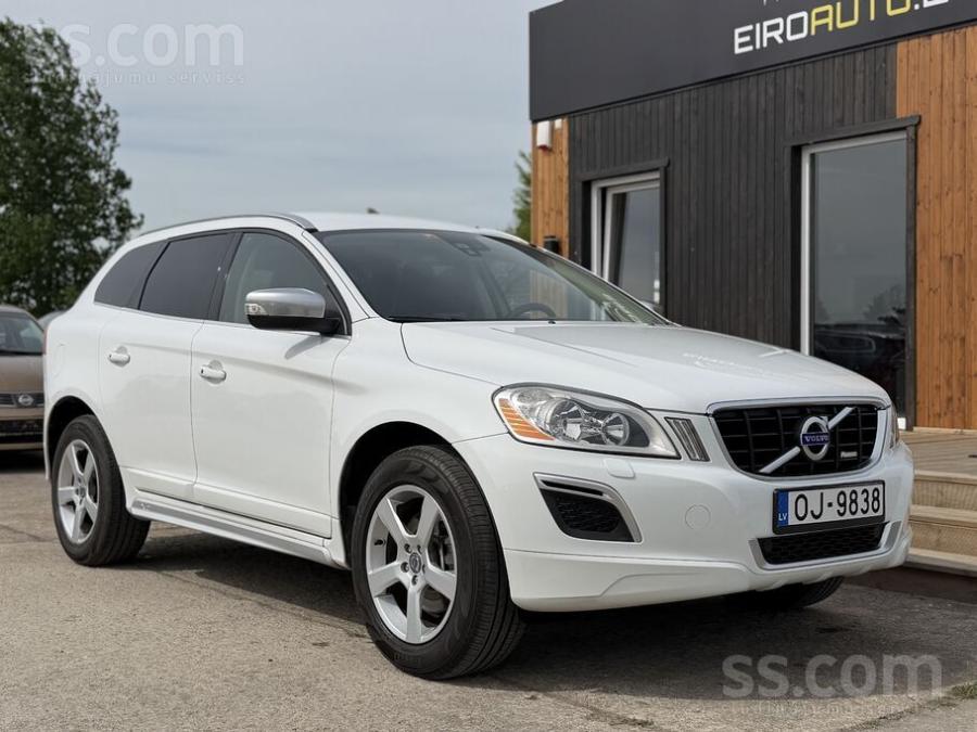 Balts Volvo XC60 2011 Rīga, ar dzinēja tilpumu 2.40 L un nobraukumu 310 tūkst. km par 9950 €, foto 1 vietnē AUTOMOTO.COM.LV