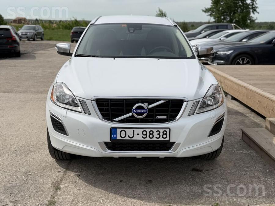 Balts Volvo XC60 2011 Rīga, ar dzinēja tilpumu 2.40 L un nobraukumu 310 tūkst. km par 9950 €, foto 3 vietnē AUTOMOTO.COM.LV