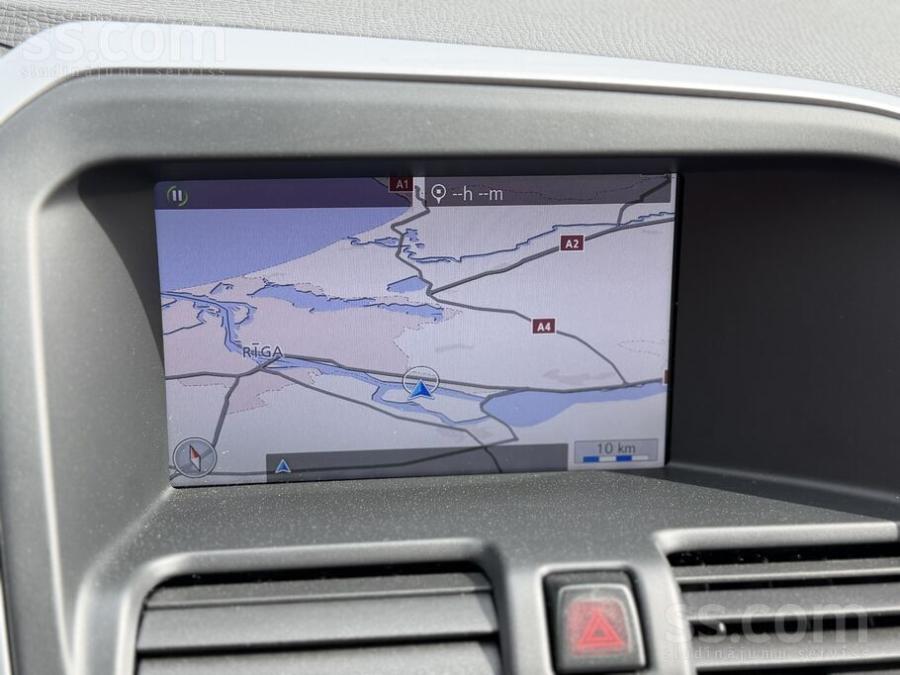 Balts Volvo XC60 2011 Rīga, ar dzinēja tilpumu 2.40 L un nobraukumu 310 tūkst. km par 9950 €, foto 10 vietnē AUTOMOTO.COM.LV