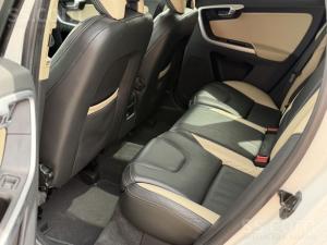 Balts Volvo XC60 2011 Rīga, ar dzinēja tilpumu 2.40 L un nobraukumu 310 tūkst. km par 9950 €, foto 17 vietnē AUTOMOTO.COM.LV