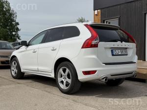 Balts Volvo XC60 2011 Rīga, ar dzinēja tilpumu 2.40 L un nobraukumu 310 tūkst. km par 9950 €, foto 19 vietnē AUTOMOTO.COM.LV
