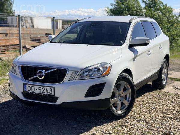 White Volvo XC60 2011 in Riga, with an engine capacity of 2.40 L and mileage of 298 thousand km for 9995 €, photo 3 on AUTOMOTO.COM.LV
