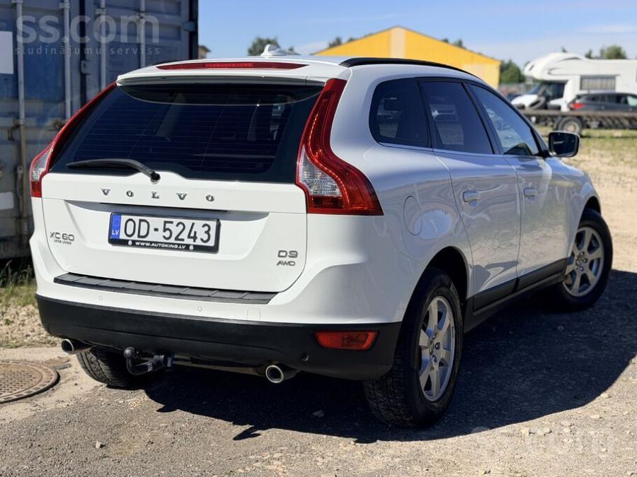 Balts Volvo XC60 2011 Rīga, ar dzinēja tilpumu 2.40 L un nobraukumu 298 tūkst. km par 9995 €, foto 5 vietnē AUTOMOTO.COM.LV