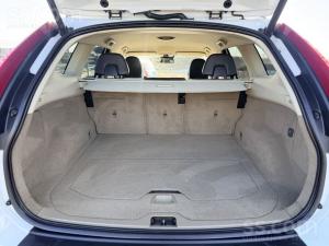 Balts Volvo XC60 2011 Rīga, ar dzinēja tilpumu 2.40 L un nobraukumu 298 tūkst. km par 9995 €, foto 6 vietnē AUTOMOTO.COM.LV