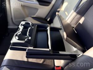 Balts Volvo XC60 2011 Rīga, ar dzinēja tilpumu 2.40 L un nobraukumu 298 tūkst. km par 9995 €, foto 9 vietnē AUTOMOTO.COM.LV