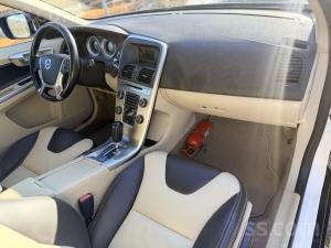 Balts Volvo XC60 2011 Rīga, ar dzinēja tilpumu 2.40 L un nobraukumu 298 tūkst. km par 9995 €, foto 17 vietnē AUTOMOTO.COM.LV