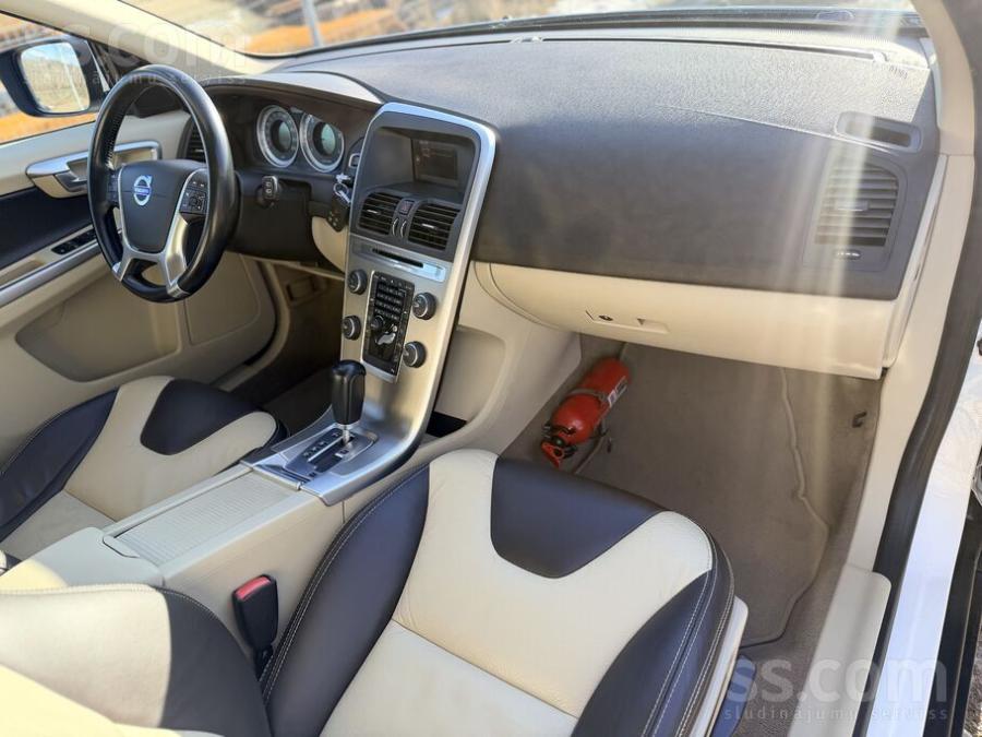 Balts Volvo XC60 2011 Rīga, ar dzinēja tilpumu 2.40 L un nobraukumu 298 tūkst. km par 9995 €, foto 17 vietnē AUTOMOTO.COM.LV