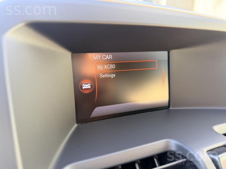 Balts Volvo XC60 2011 Rīga, ar dzinēja tilpumu 2.40 L un nobraukumu 298 tūkst. km par 9995 €, foto 18 vietnē AUTOMOTO.COM.LV
