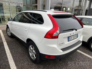 Balts Volvo XC60 2011 Rīga, ar dzinēja tilpumu 2.00 L un nobraukumu 340 tūkst. km par 4500 €, foto  vietnē AUTOMOTO.COM.LV