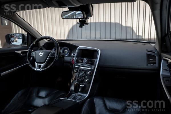 Balts Volvo XC60 2011 Tukums, ar dzinēja tilpumu 2.00 L un nobraukumu 324 tūkst. km par 7950 €, foto 8 vietnē AUTOMOTO.COM.LV
