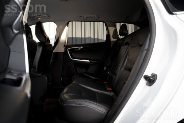 Balts Volvo XC60 2011 Tukums, ar dzinēja tilpumu 2.00 L un nobraukumu 324 tūkst. km par 7950 €, foto 10 vietnē AUTOMOTO.COM.LV