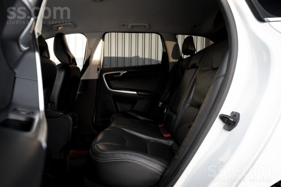 Balts Volvo XC60 2011 Tukums, ar dzinēja tilpumu 2.00 L un nobraukumu 324 tūkst. km par 7950 €, foto 11 vietnē AUTOMOTO.COM.LV