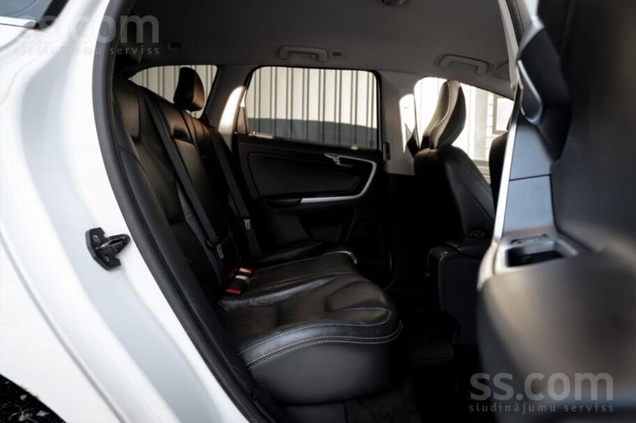 Balts Volvo XC60 2011 Tukums, ar dzinēja tilpumu 2.00 L un nobraukumu 324 tūkst. km par 7950 €, foto 13 vietnē AUTOMOTO.COM.LV