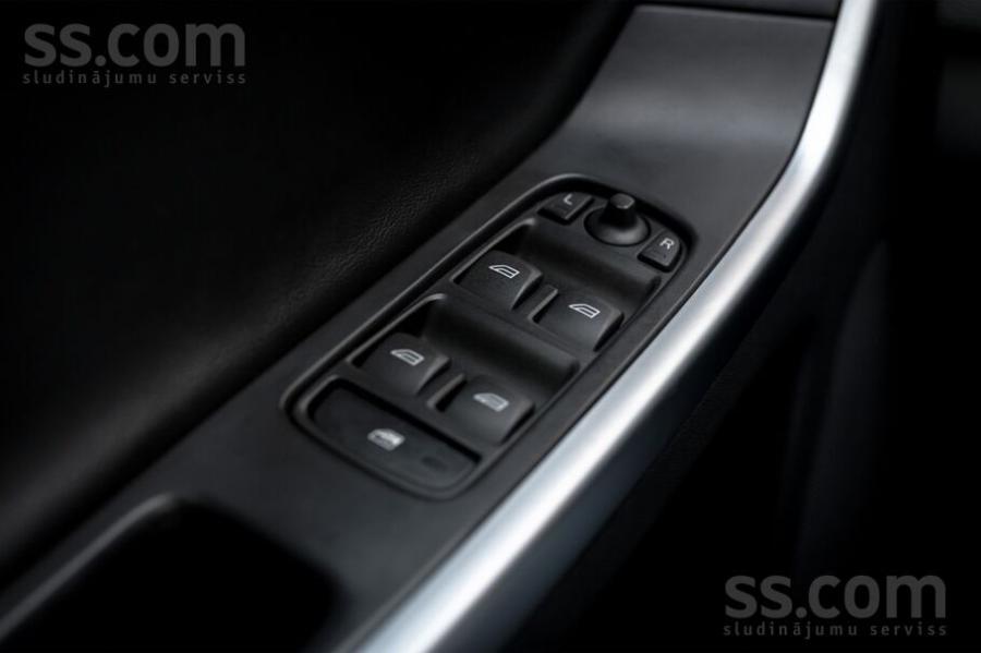 Balts Volvo XC60 2011 Tukums, ar dzinēja tilpumu 2.00 L un nobraukumu 324 tūkst. km par 7950 €, foto 14 vietnē AUTOMOTO.COM.LV