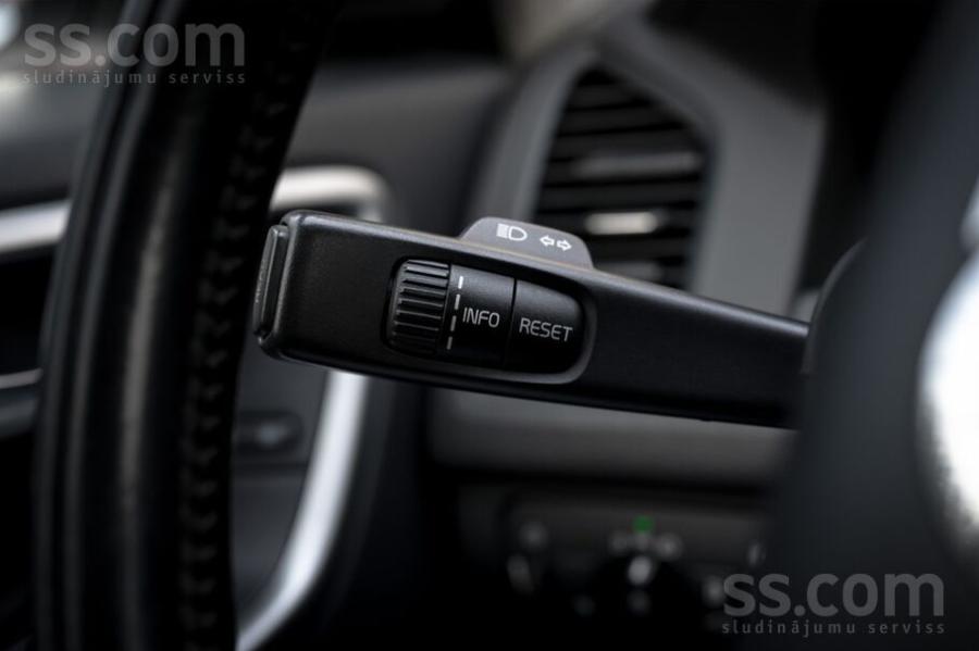 Balts Volvo XC60 2011 Tukums, ar dzinēja tilpumu 2.00 L un nobraukumu 324 tūkst. km par 7950 €, foto 17 vietnē AUTOMOTO.COM.LV