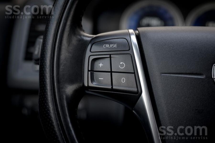 Balts Volvo XC60 2011 Tukums, ar dzinēja tilpumu 2.00 L un nobraukumu 324 tūkst. km par 7950 €, foto 18 vietnē AUTOMOTO.COM.LV