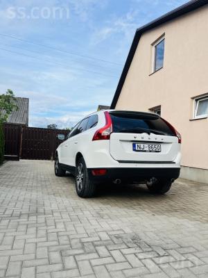 Balts Volvo XC60 2011 Daugavpils, ar dzinēja tilpumu 2.40 L un nobraukumu 364 tūkst. km par 9700 €, foto 7 vietnē AUTOMOTO.COM.LV