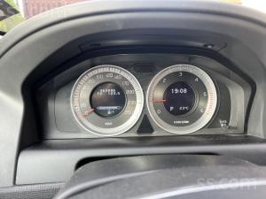 Balts Volvo XC60 2011 Daugavpils, ar dzinēja tilpumu 2.40 L un nobraukumu 364 tūkst. km par 9700 €, foto 10 vietnē AUTOMOTO.COM.LV