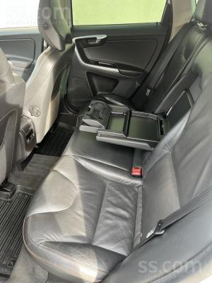 Balts Volvo XC60 2011 Daugavpils, ar dzinēja tilpumu 2.40 L un nobraukumu 364 tūkst. km par 9700 €, foto 12 vietnē AUTOMOTO.COM.LV