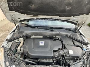 Balts Volvo XC60 2011 Daugavpils, ar dzinēja tilpumu 2.40 L un nobraukumu 364 tūkst. km par 9700 €, foto 13 vietnē AUTOMOTO.COM.LV