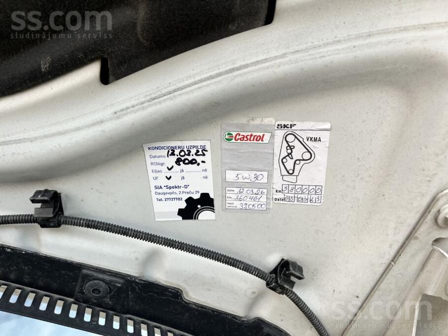 Balts Volvo XC60 2011 Daugavpils, ar dzinēja tilpumu 2.40 L un nobraukumu 364 tūkst. km par 9700 €, foto 14 vietnē AUTOMOTO.COM.LV