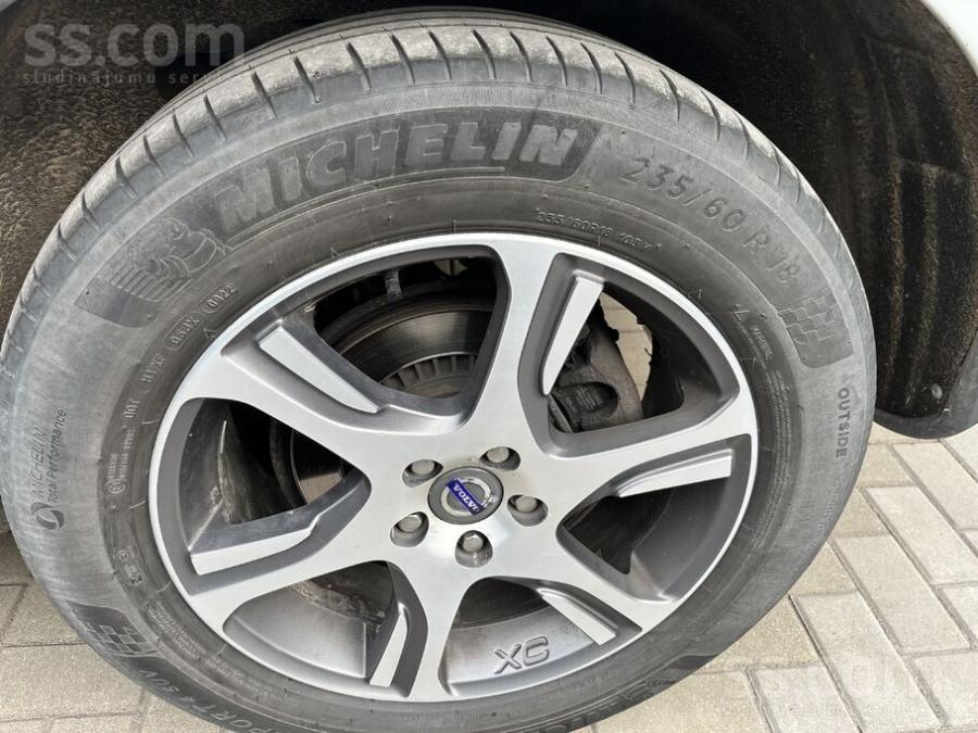 Balts Volvo XC60 2011 Daugavpils, ar dzinēja tilpumu 2.40 L un nobraukumu 364 tūkst. km par 9700 €, foto 15 vietnē AUTOMOTO.COM.LV