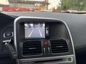 White Volvo XC60 2011 in Vilnius, with an engine capacity of 2.40 L and mileage of 292 thousand km for 9950 €, photo 7 on AUTOMOTO.COM.LV