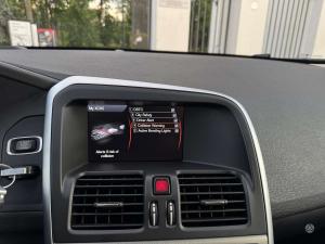 White Volvo XC60 2011 in Vilnius, with an engine capacity of 2.40 L and mileage of 292 thousand km for 9950 €, photo 13 on AUTOMOTO.COM.LV
