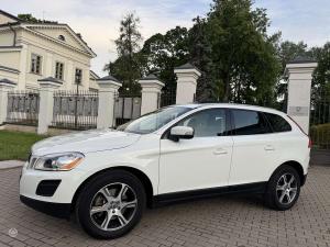 White Volvo XC60 2011 in Vilnius, with an engine capacity of 2.40 L and mileage of 292 thousand km for 9950 €, photo 18 on AUTOMOTO.COM.LV