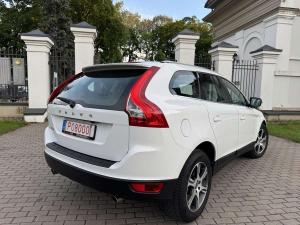 White Volvo XC60 2011 in Vilnius, with an engine capacity of 2.40 L and mileage of 292 thousand km for 9950 €, photo 23 on AUTOMOTO.COM.LV