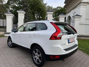 White Volvo XC60 2011 in Vilnius, with an engine capacity of 2.40 L and mileage of 292 thousand km for 9950 €, photo 25 on AUTOMOTO.COM.LV
