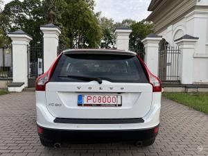 White Volvo XC60 2011 in Vilnius, with an engine capacity of 2.40 L and mileage of 292 thousand km for 9950 €, photo 28 on AUTOMOTO.COM.LV