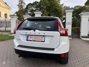White Volvo XC60 2011 in Vilnius, with an engine capacity of 2.40 L and mileage of 292 thousand km for 9950 €, photo 29 on AUTOMOTO.COM.LV