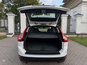 White Volvo XC60 2011 in Vilnius, with an engine capacity of 2.40 L and mileage of 292 thousand km for 9950 €, photo 39 on AUTOMOTO.COM.LV