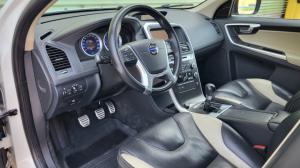 Balts Volvo XC60 2011 Rīga, ar dzinēja tilpumu 2.40 L un nobraukumu 214 tūkst. km par 10700 €, foto 3 vietnē AUTOMOTO.COM.LV